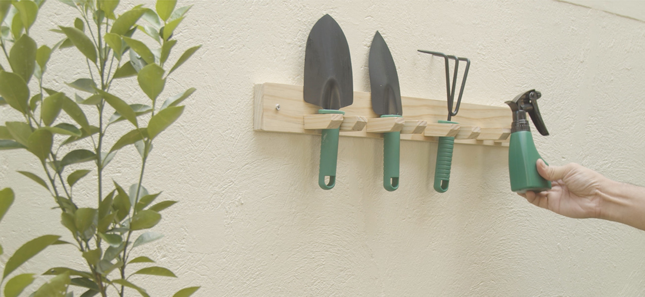 Eclectic Garden: DIY Tool Rack (VIDEO) | MyBoysen